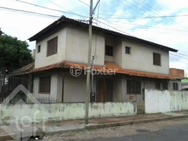 Casa / Sobrado para Venda em Porto Alegre/RS Partenon 3 Quartos