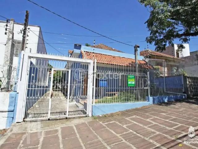 Casa / Sobrado para Venda em Porto Alegre/RS Partenon 3 Quartos