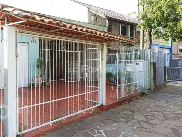 Casa / Sobrado para Venda em Porto Alegre/RS Partenon 3 Quartos