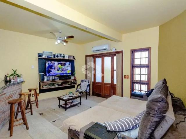 Casa / Sobrado para Venda em Porto Alegre/RS Partenon 3 Quartos