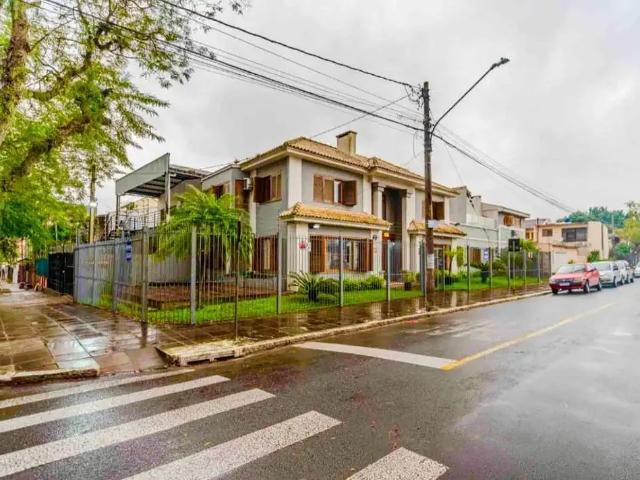 Casa / Sobrado para Venda em Porto Alegre/RS Partenon 3 Quartos