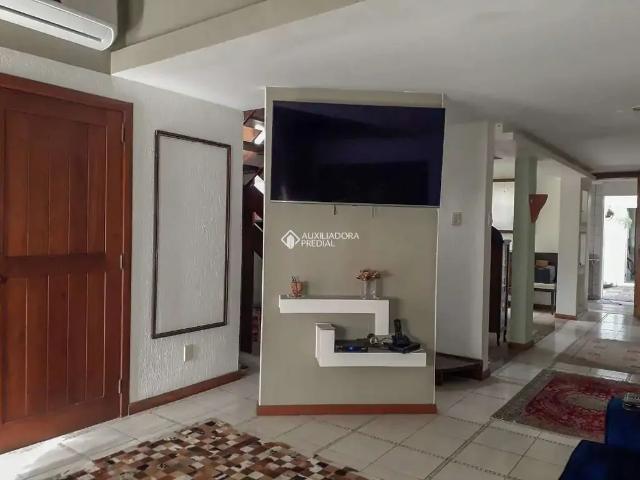 Casa / Sobrado para Venda em Porto Alegre/RS Partenon 3 Quartos