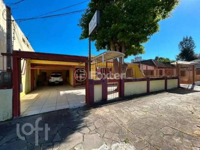 Casa / Sobrado para Venda em Porto Alegre/RS Partenon 3 Quartos