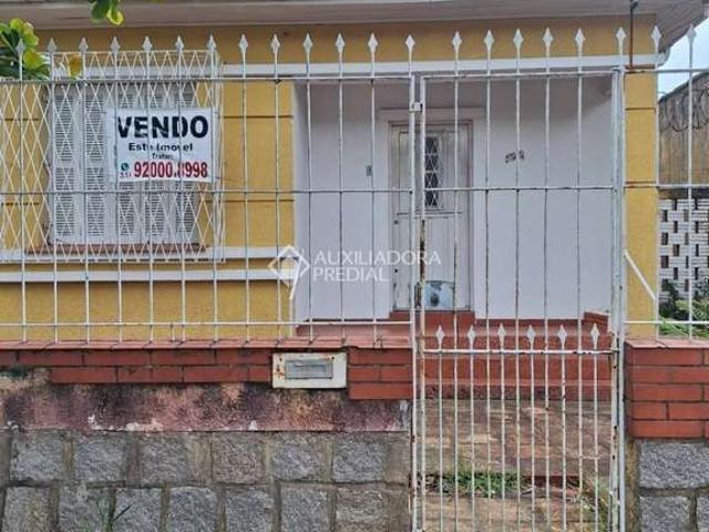 Casa / Sobrado para Venda em Porto Alegre/RS Partenon 3 Quartos