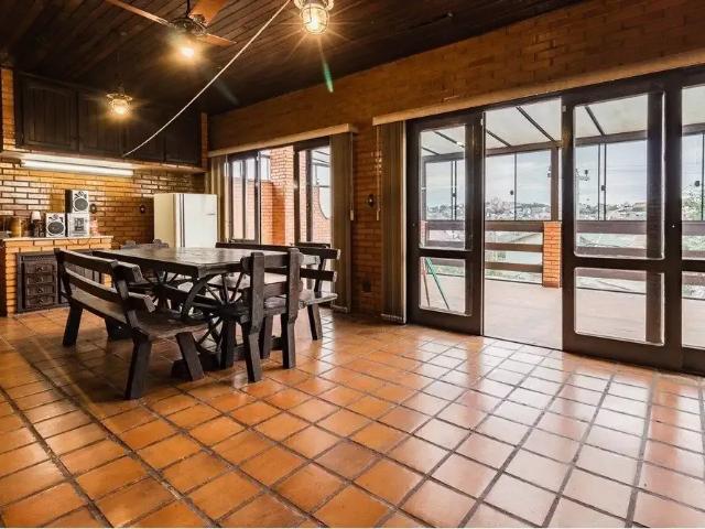 Casa / Sobrado para Venda em Porto Alegre/RS Partenon 3 Quartos