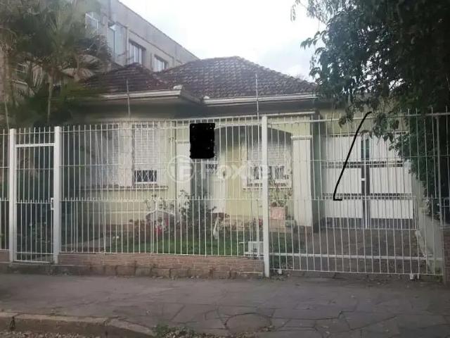 Casa / Sobrado para Venda em Porto Alegre/RS Partenon 3 Quartos