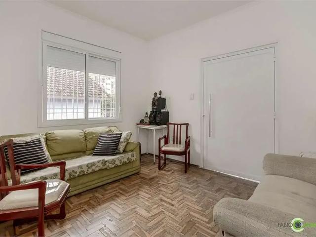 Casa / Sobrado para Venda em Porto Alegre/RS Partenon 3 Quartos