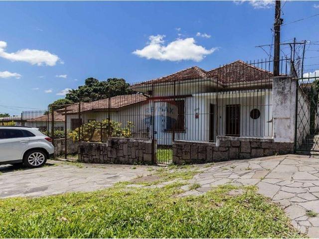 Casa / Sobrado para Venda em Porto Alegre/RS Partenon 3 Quartos