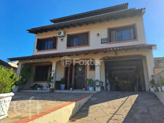 Casa / Sobrado para Venda em Porto Alegre/RS Partenon 3 Quartos