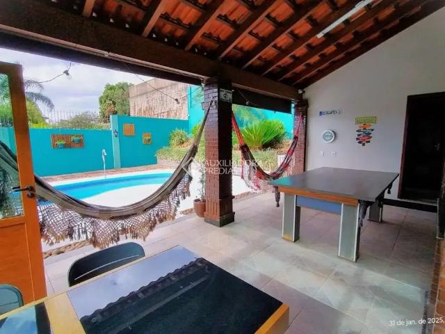 Casa / Sobrado para Venda em Porto Alegre/RS Partenon 3 Quartos