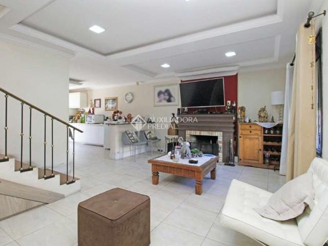 Casa / Sobrado para Venda em Porto Alegre/RS Partenon 3 Quartos
