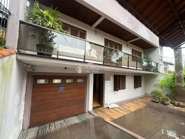Casa / Sobrado para Venda em Porto Alegre/RS Partenon 3 Quartos