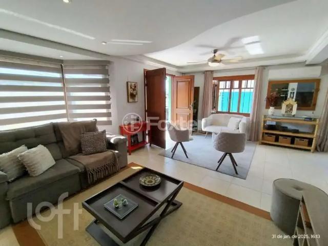 Casa / Sobrado para Venda em Porto Alegre/RS Partenon 3 Quartos