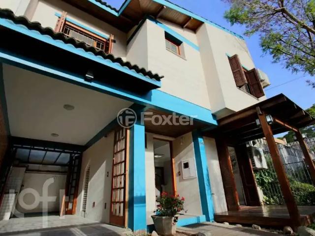 Casa / Sobrado para Venda em Porto Alegre/RS Partenon 3 Quartos