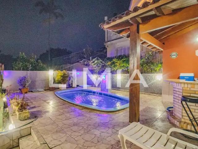 Casa / Sobrado para Venda em Porto Alegre/RS Parque Santa Fé 4 Quartos