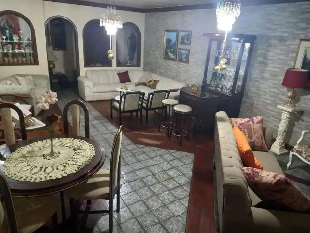 Casa / Sobrado para Venda em Porto Alegre/RS Parque Santa Fé 4 Quartos