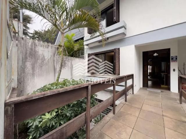 Casa / Sobrado para Venda em Porto Alegre/RS Passo da Areia 4 Quartos