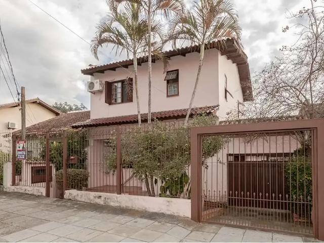 Casa / Sobrado para Venda em Porto Alegre/RS Passo da Areia 4 Quartos