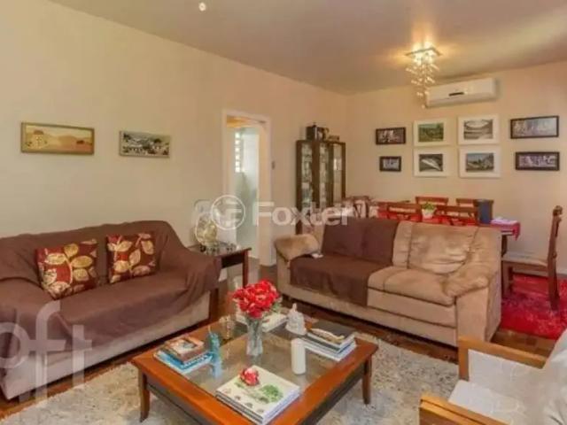 Casa / Sobrado para Venda em Porto Alegre/RS Passo da Areia 4 Quartos