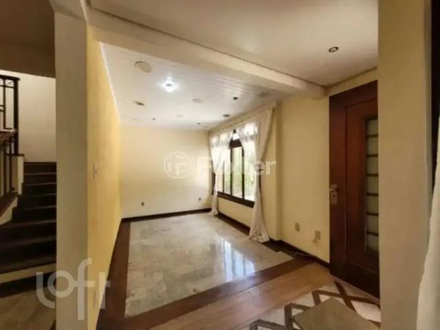 Casa / Sobrado para Venda em Porto Alegre/RS Passo da Areia 4 Quartos