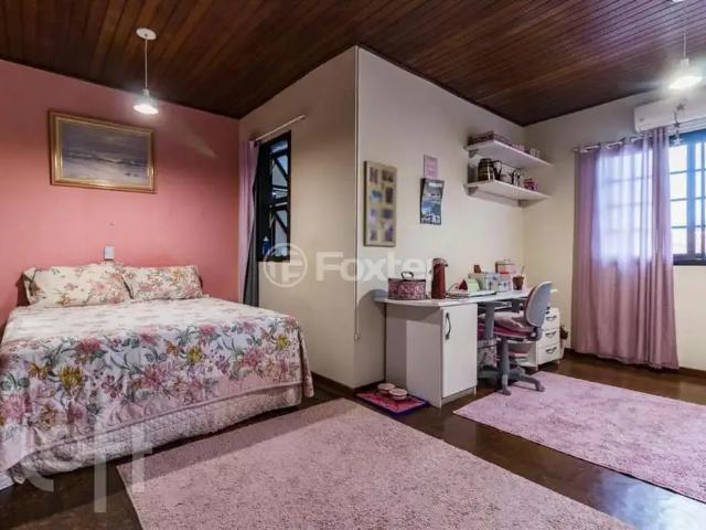 Casa / Sobrado para Venda em Porto Alegre/RS Passo da Areia 4 Quartos