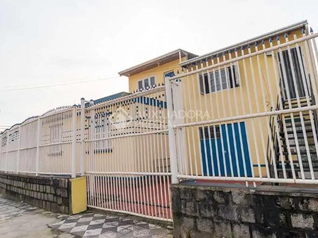 Casa / Sobrado para Venda em Porto Alegre/RS Passo da Areia 4 Quartos