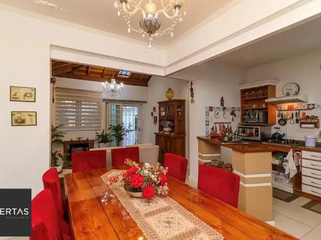 Casa / Sobrado para Venda em Porto Alegre/RS Passo da Areia 4 Quartos