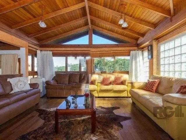 Casa / Sobrado para Venda em Porto Alegre/RS Passo da Areia 4 Quartos