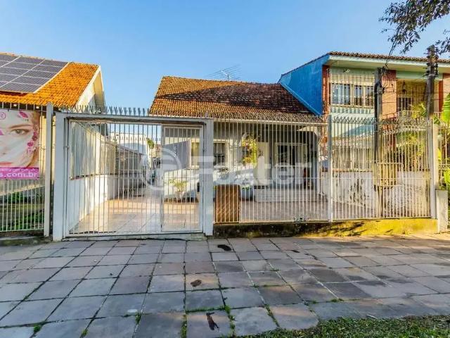 Casa / Sobrado para Venda em Porto Alegre/RS Passo da Areia 4 Quartos