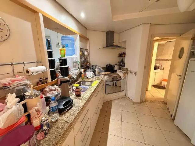 Casa / Sobrado para Venda em Porto Alegre/RS Passo da Areia 4 Quartos