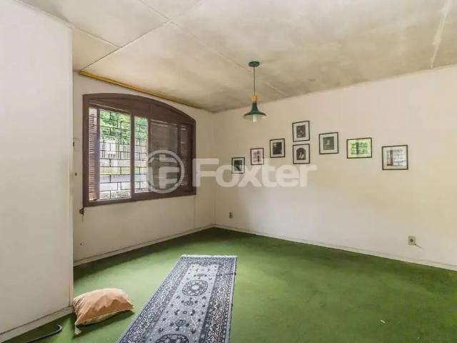 Casa / Sobrado para Venda em Porto Alegre/RS Passo da Areia 5 Quartos