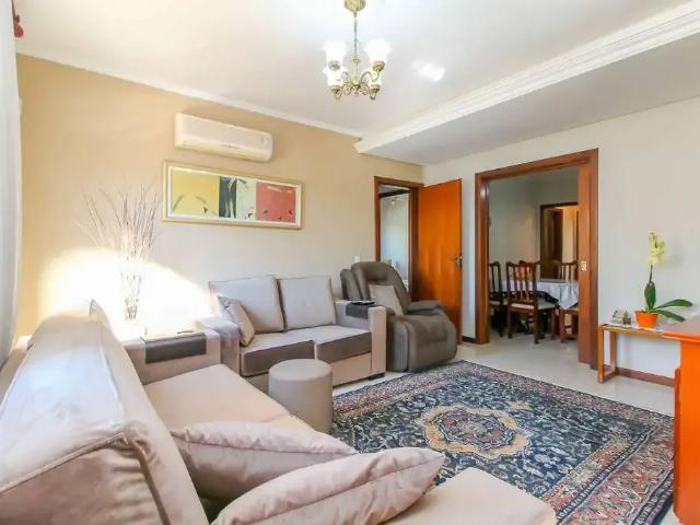 Casa / Sobrado para Venda em Porto Alegre/RS Passo da Areia 5 Quartos