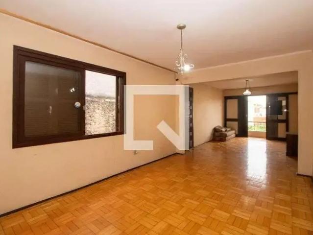 Casa / Sobrado para Venda em Porto Alegre/RS Passo da Areia 6 Quartos