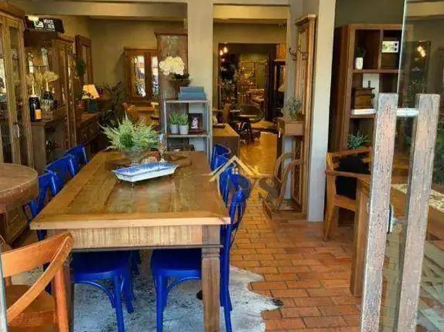 Casa / Sobrado para Venda em Porto Alegre/RS Passo da Areia 8 Quartos
