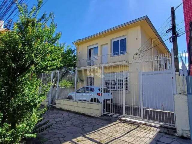 Casa / Sobrado para Venda em Porto Alegre/RS Passo da Areia 8 Quartos