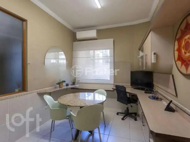 Casa / Sobrado para Venda em Porto Alegre/RS Passo da Areia 2 Quartos