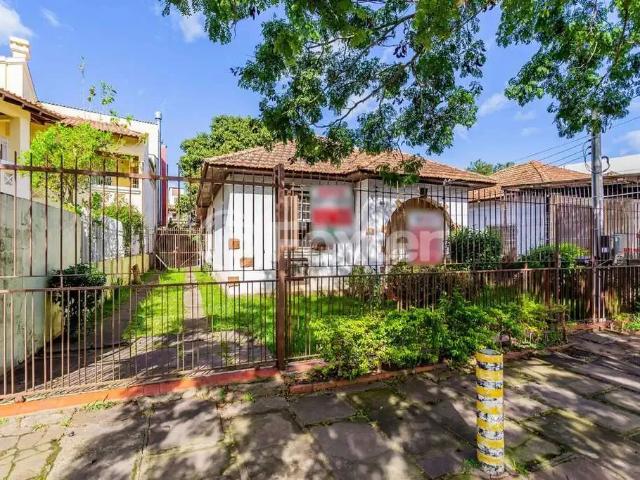 Casa / Sobrado para Venda em Porto Alegre/RS Passo da Areia 2 Quartos