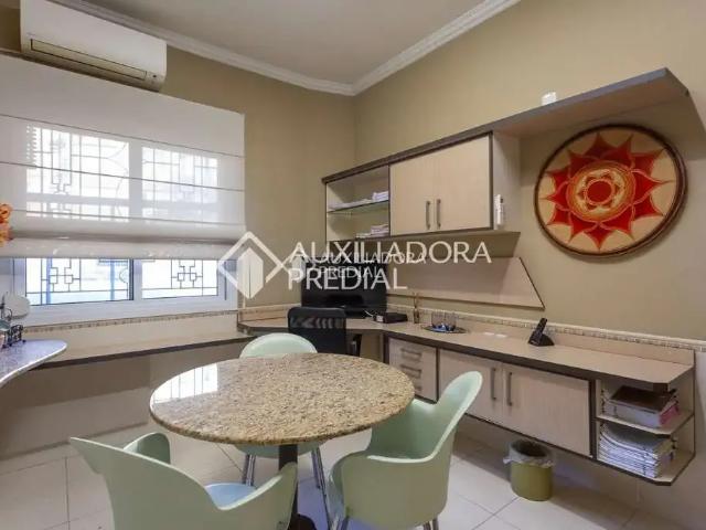 Casa / Sobrado para Venda em Porto Alegre/RS Passo da Areia 2 Quartos