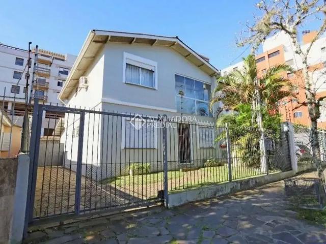 Casa / Sobrado para Venda em Porto Alegre/RS Passo da Areia 3 Quartos