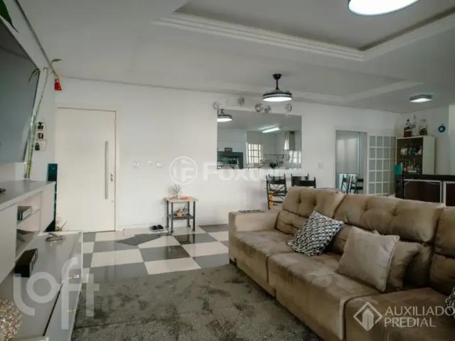 Casa / Sobrado para Venda em Porto Alegre/RS Passo da Areia 3 Quartos