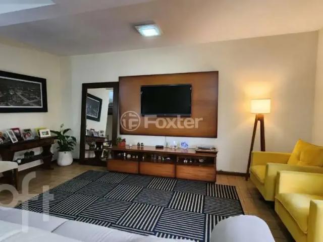 Casa / Sobrado para Venda em Porto Alegre/RS Passo da Areia 3 Quartos