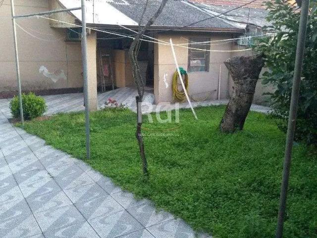 Casa / Sobrado para Venda em Porto Alegre/RS Passo da Areia 3 Quartos