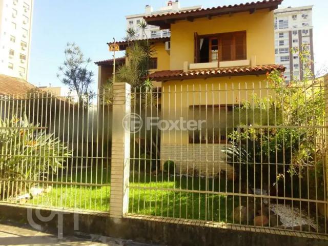 Casa / Sobrado para Venda em Porto Alegre/RS Passo da Areia 3 Quartos
