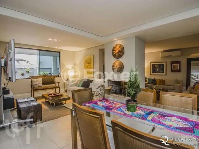 Casa / Sobrado para Venda em Porto Alegre/RS Passo da Areia 3 Quartos