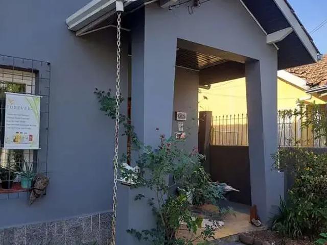 Casa / Sobrado para Venda em Porto Alegre/RS Passo da Areia 3 Quartos
