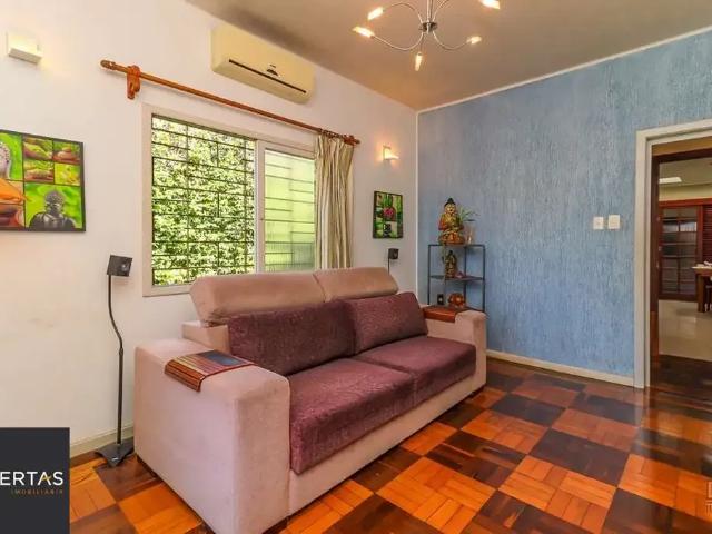 Casa / Sobrado para Venda em Porto Alegre/RS Passo da Areia 3 Quartos