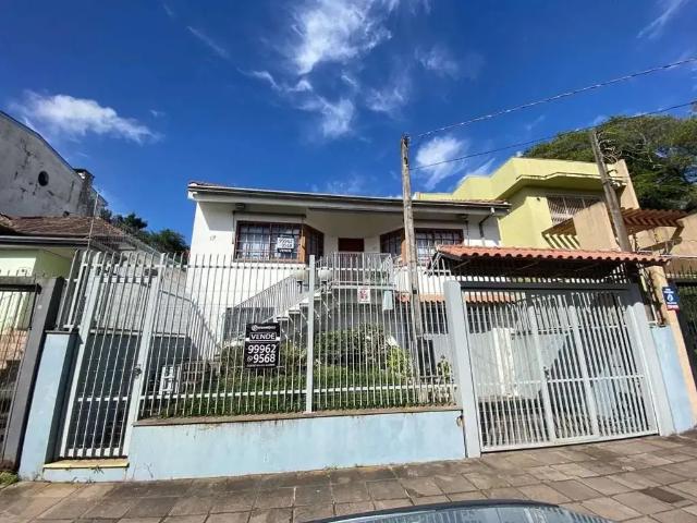 Casa / Sobrado para Venda em Porto Alegre/RS Passo da Areia 3 Quartos