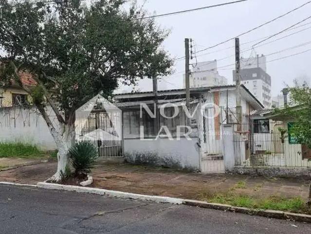 Casa / Sobrado para Venda em Porto Alegre/RS Passo da Areia 3 Quartos