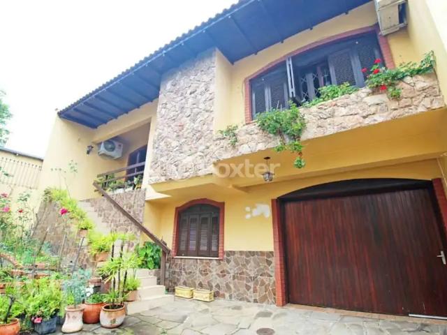 Casa / Sobrado para Venda em Porto Alegre/RS Passo da Areia 3 Quartos