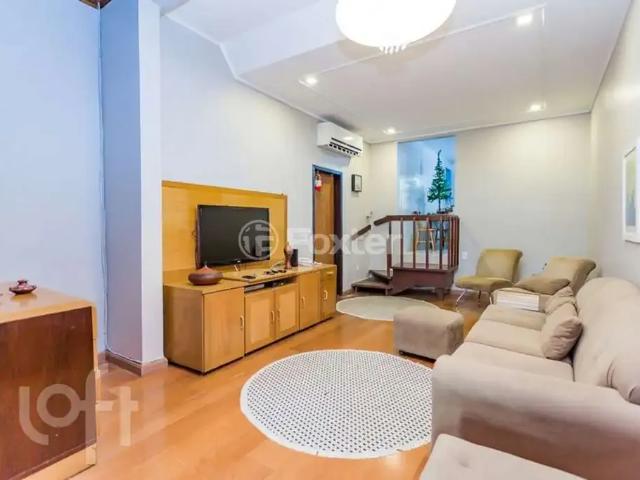 Casa / Sobrado para Venda em Porto Alegre/RS Passo da Areia 3 Quartos